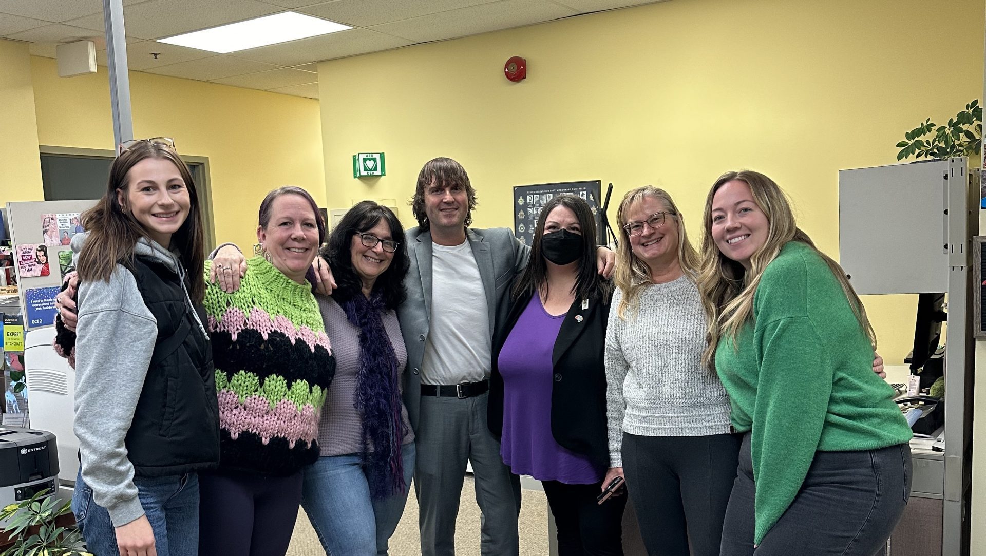 La VPR Carol Osborne et le président de section locale Jason Zambo au ...